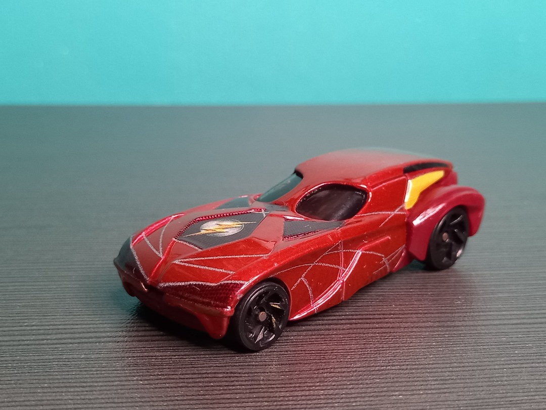 2016 Mattel Hot Wheels DXM60 The Flash DC Comics Car Diecast 1:64 ...