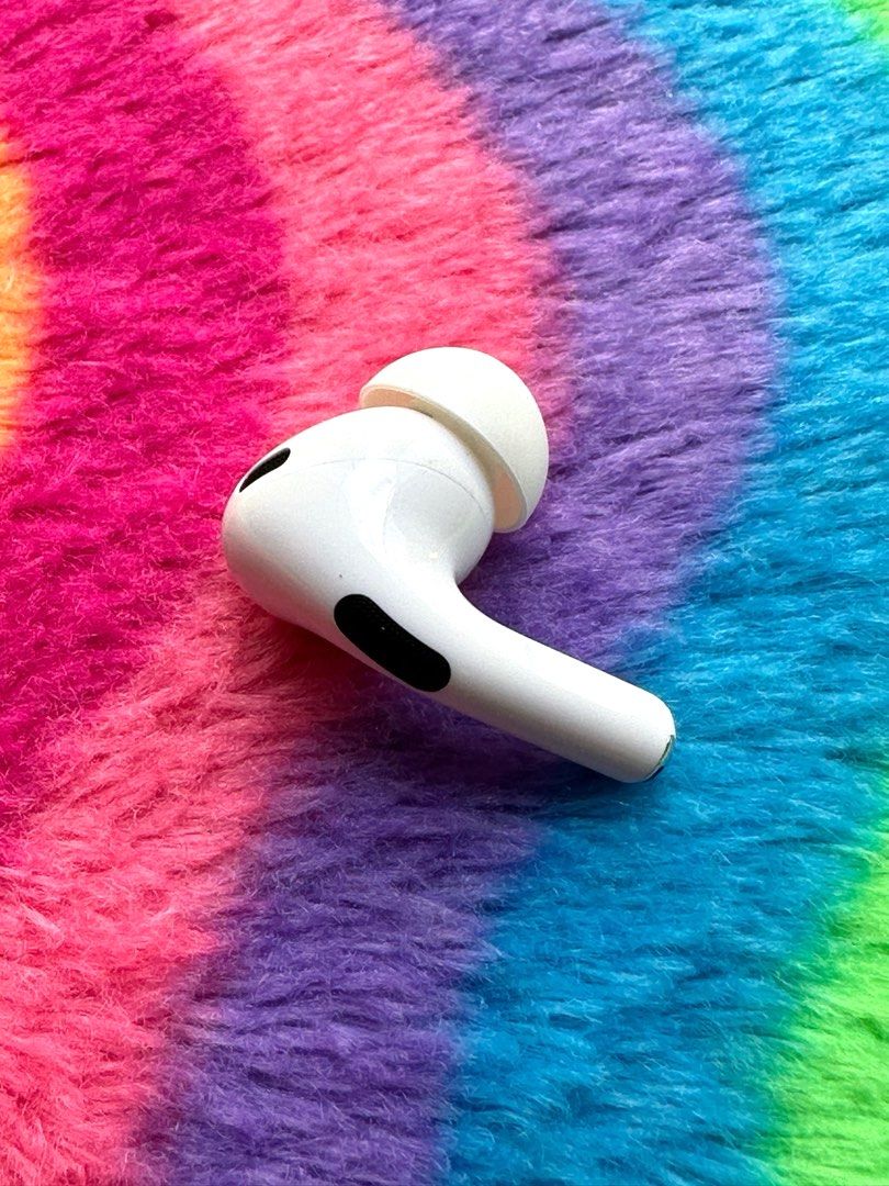 Airpods Pro Gen 2 Right EarPod (ORIGINAL), Audio, Earphones on Carousell