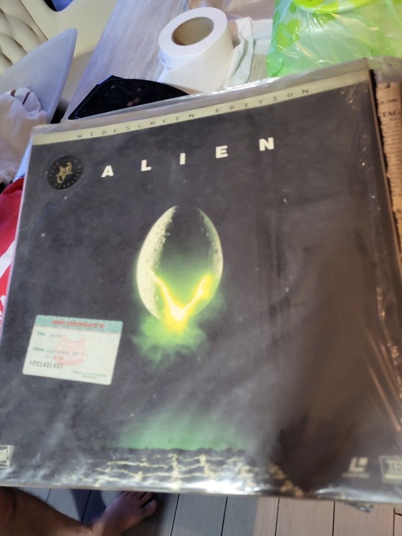 Alien laser disc, Hobbies & Toys, Music & Media, CDs & DVDs on Carousell