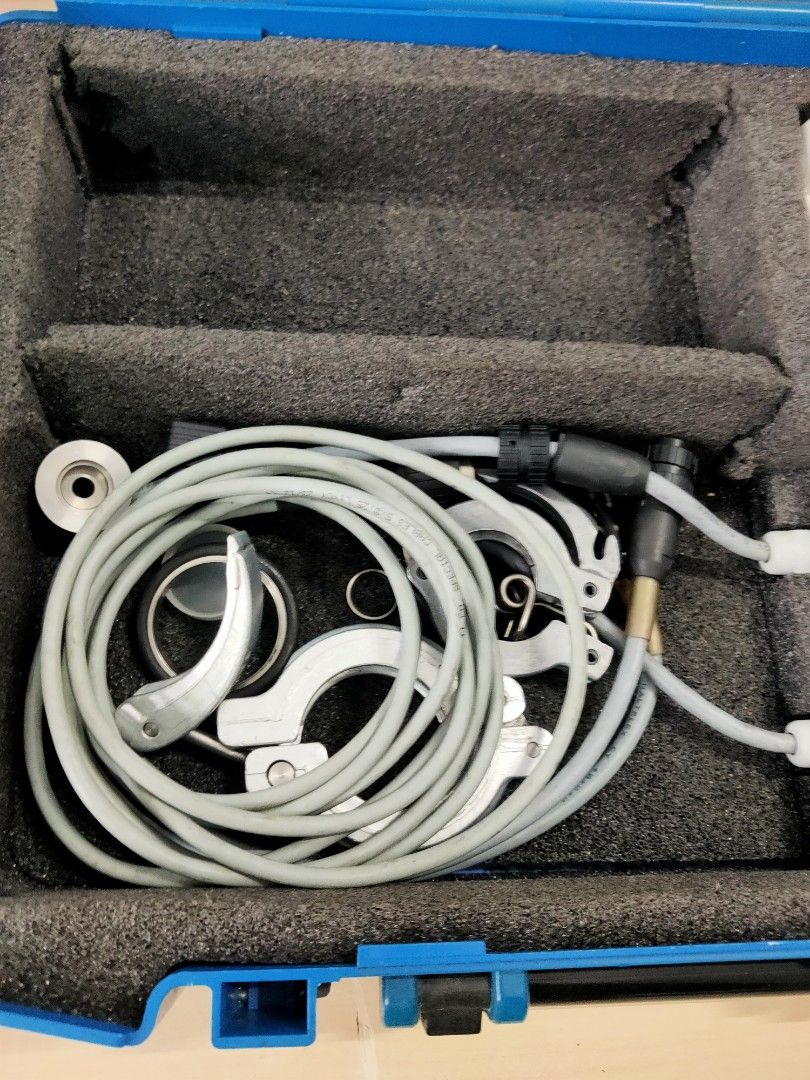 BALZERS Compact Gauge And Controller for sale @ $ 700 each (AAR 2108 ...