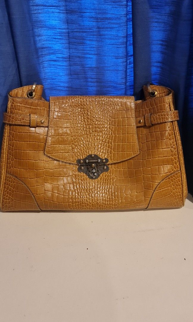 Beautiful Fino Leatherware Bag, Women's Fashion, Bags & Wallets, Purses ...