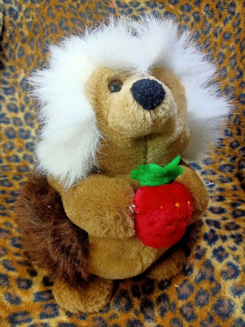 BEAUTIFUL KING PIZZAZZ REALISTIC HEDGEHOG WITH STRAWBERRY PLUSH TOY ...