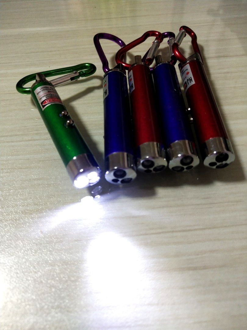 (Brand New) Mini laser pointers and torchlights, Hobbies & Toys ...