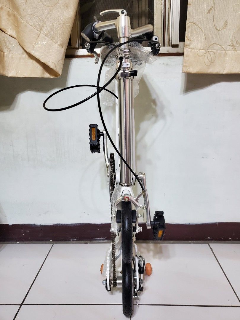 Carryme sd 折疊車 小折 海豚手把+後鼓煞, 體育器材, 自行車及配件, 單車在旋轉拍賣