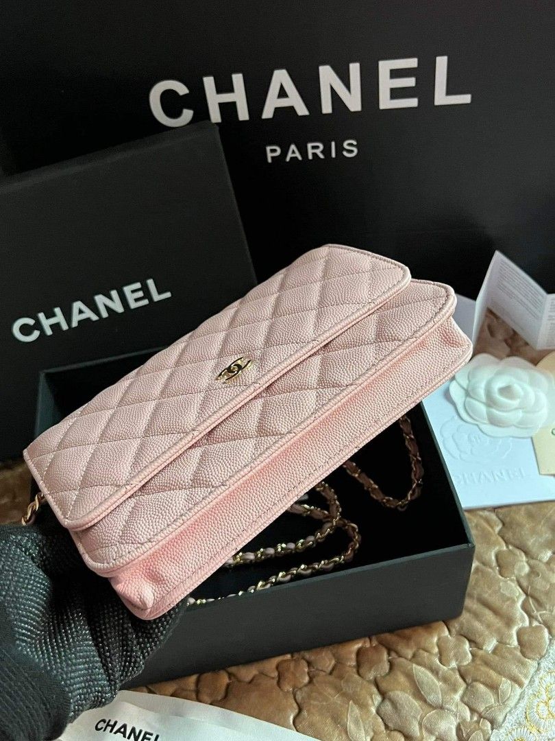 Chanel Wow caviar leather 17cm ghw, Luxury, Bags & Wallets on Carousell