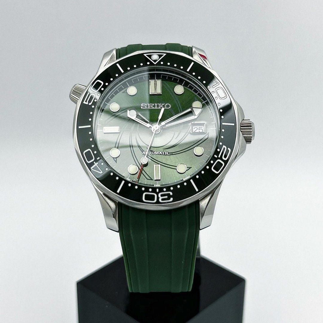 Custom Seiko Mod Green Seamaster Bond 007 on rubber 42mm, Men's Fashion, Watches & Accessories ...