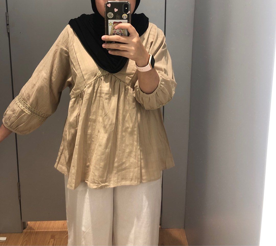 Filanto Blouse, Women's Fashion, Tops, Blouses on Carousell