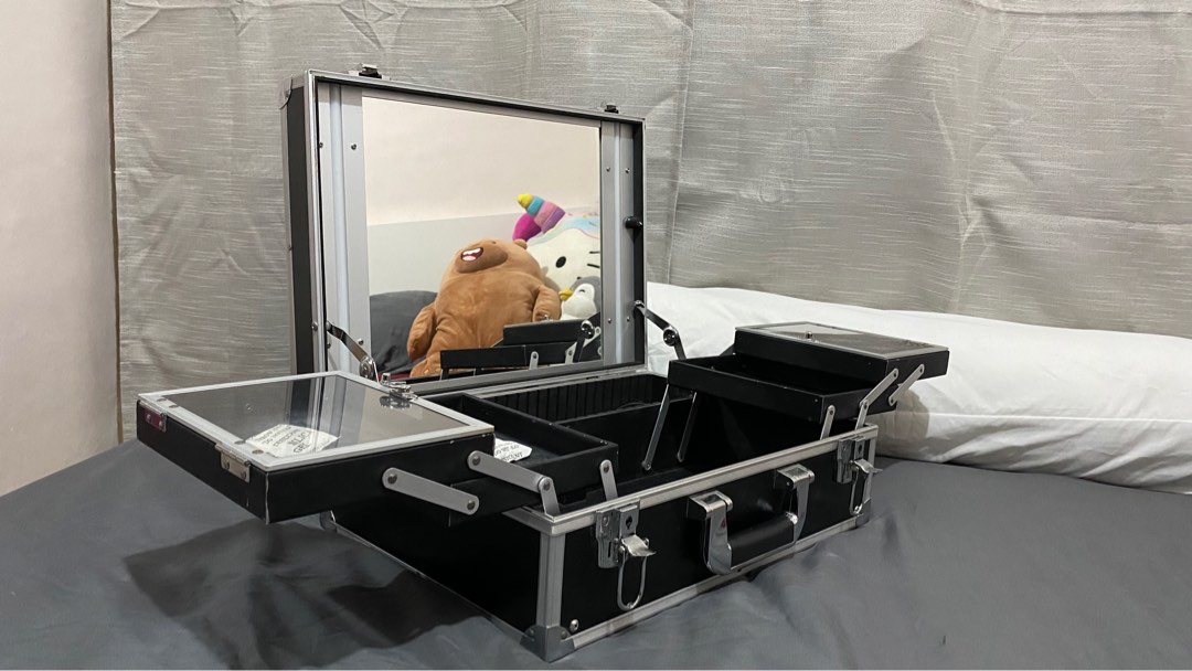 Gladking Portable Layered Make-up Kit/Vanity Kit with Dimmer and Lock ...