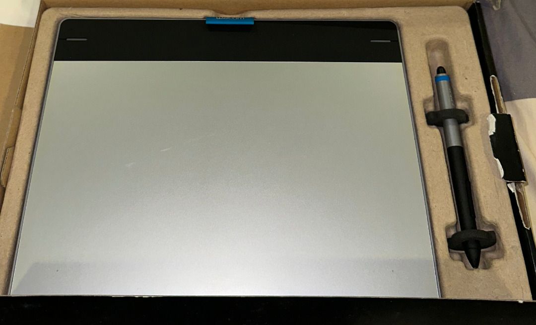 INTUOS PEN & TOUCH TABLET - DRAWING TABLET, Computers & Tech, Parts ...