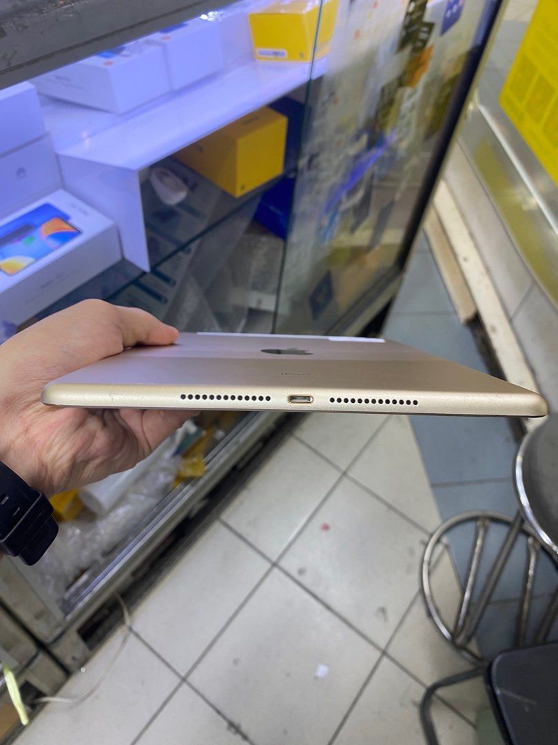 iPad 5th Generation 128GB Cellular, Mobile Phones & Gadgets, Tablets ...