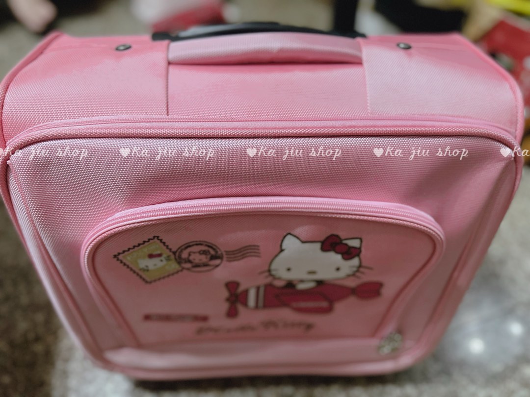 kt 行李箱 限量版 hello kitty 輕便登機箱 書包 收納箱 俏皮蝴蝶結拉鍊 拉風登機GO 收藏, 書籍、休閒與玩具, 旅遊相關用品, 行李箱在旋轉拍賣