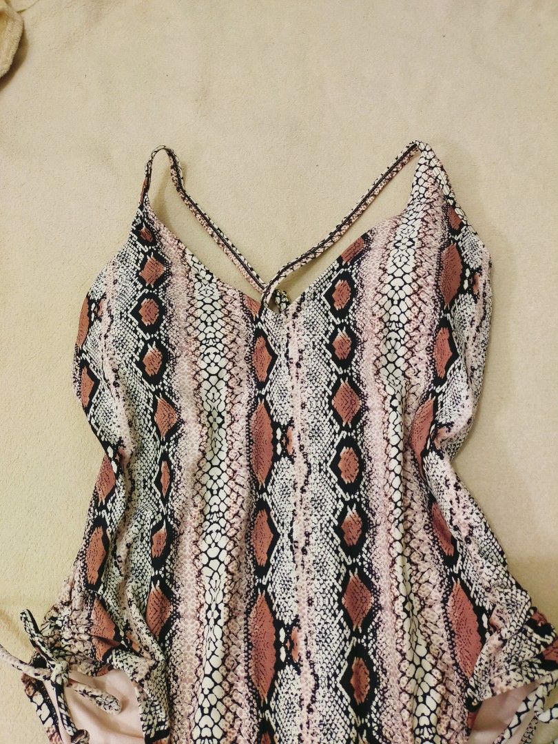 (L) KONA SOL SNAKE PRINT ONE PIECE SWIMSUIT, Women's Fashion, Swimwear ...