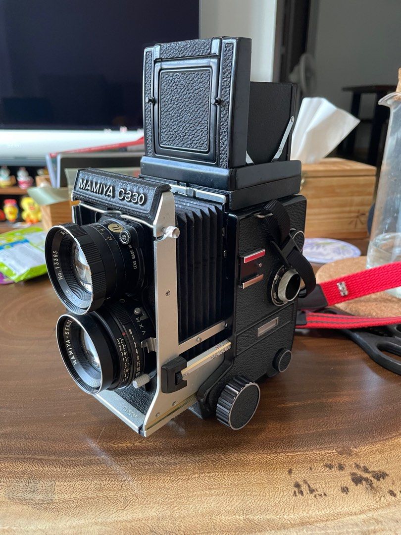 Mamiya c330 with 105mm f3.5lens, Photography, Cameras on Carousell