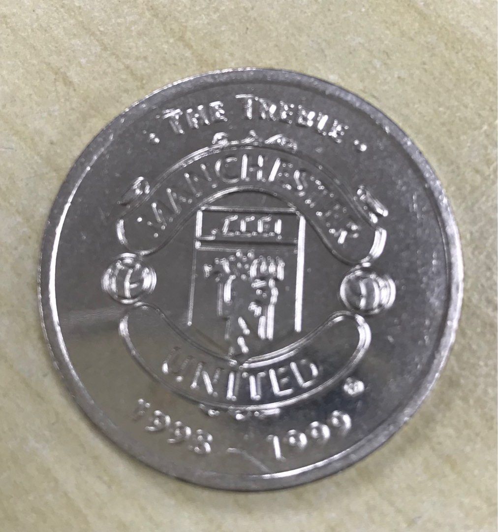Manchester United The Treble coin token, Hobbies & Toys, Memorabilia ...