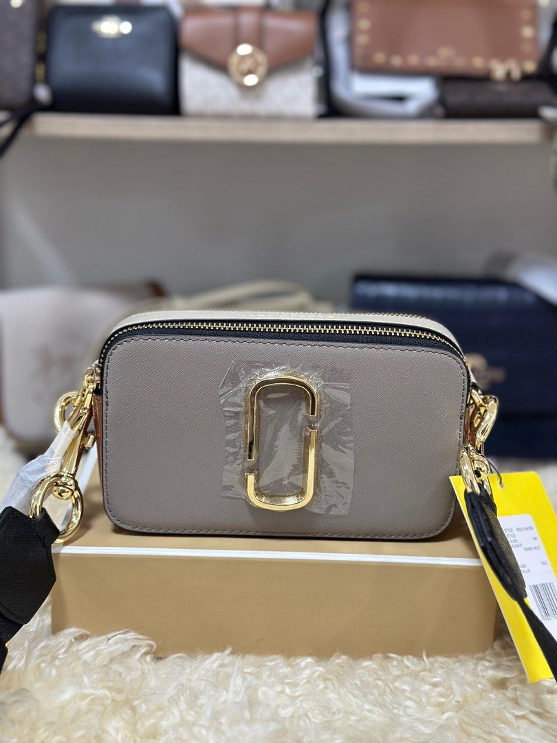 Mj Snapshots camera bag, Luxury, Bags & Wallets on Carousell