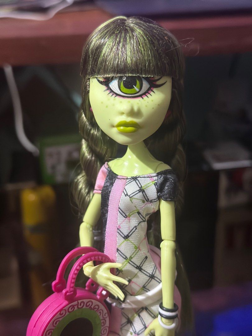 Monster High Iris Clops SDCC Doll, Hobbies & Toys, Toys & Games on ...