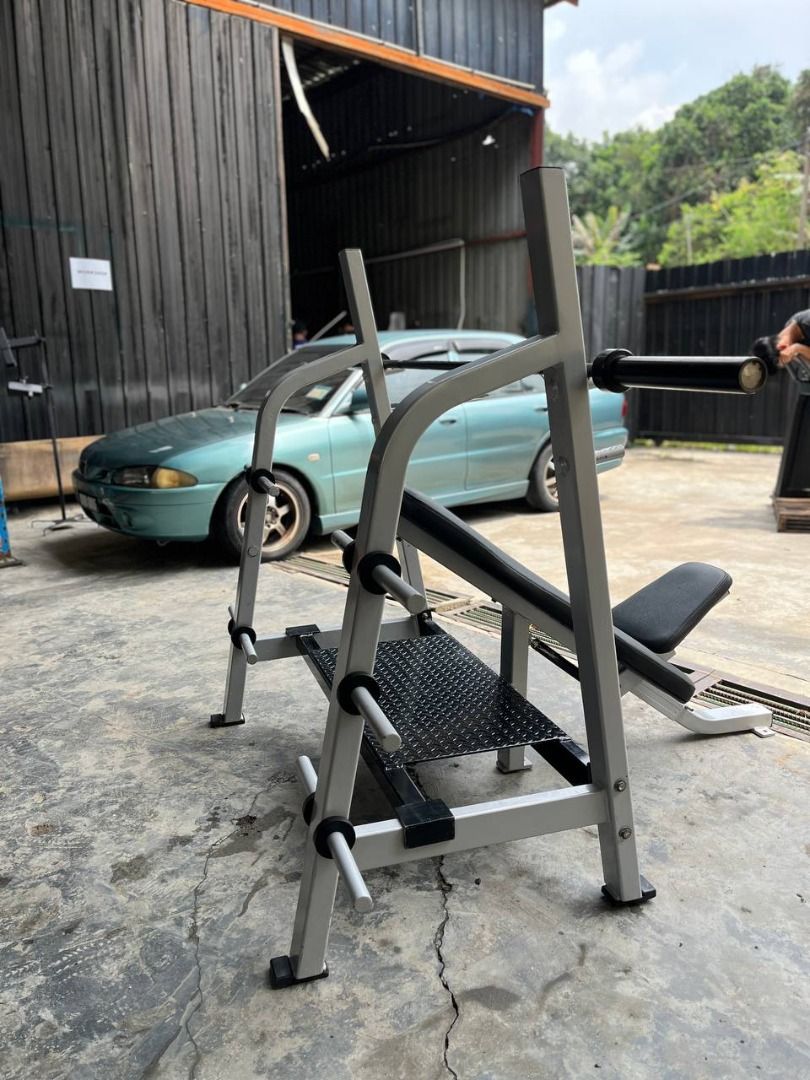 Nautilus Incline Bench Press Gym Equipment, Sports Equipment, Other ...