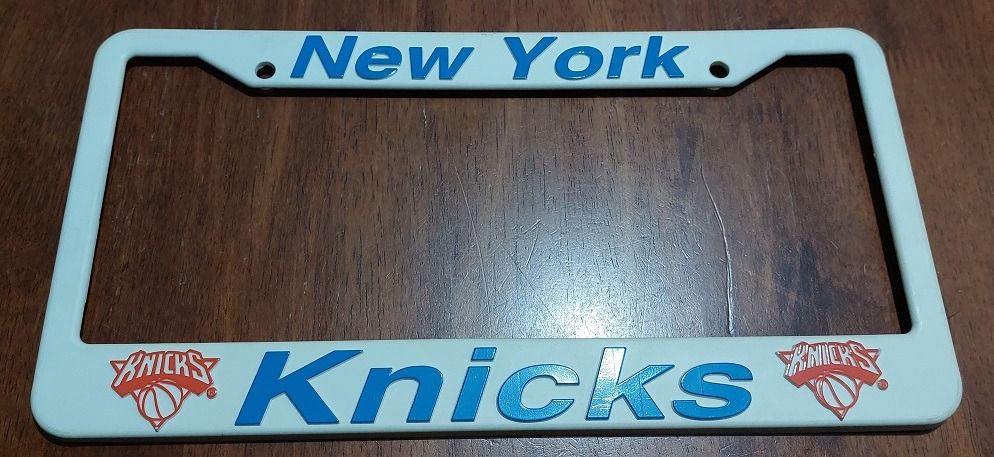 New York Knicks Plate Holder - Vintage, Hobbies & Toys, Memorabilia ...