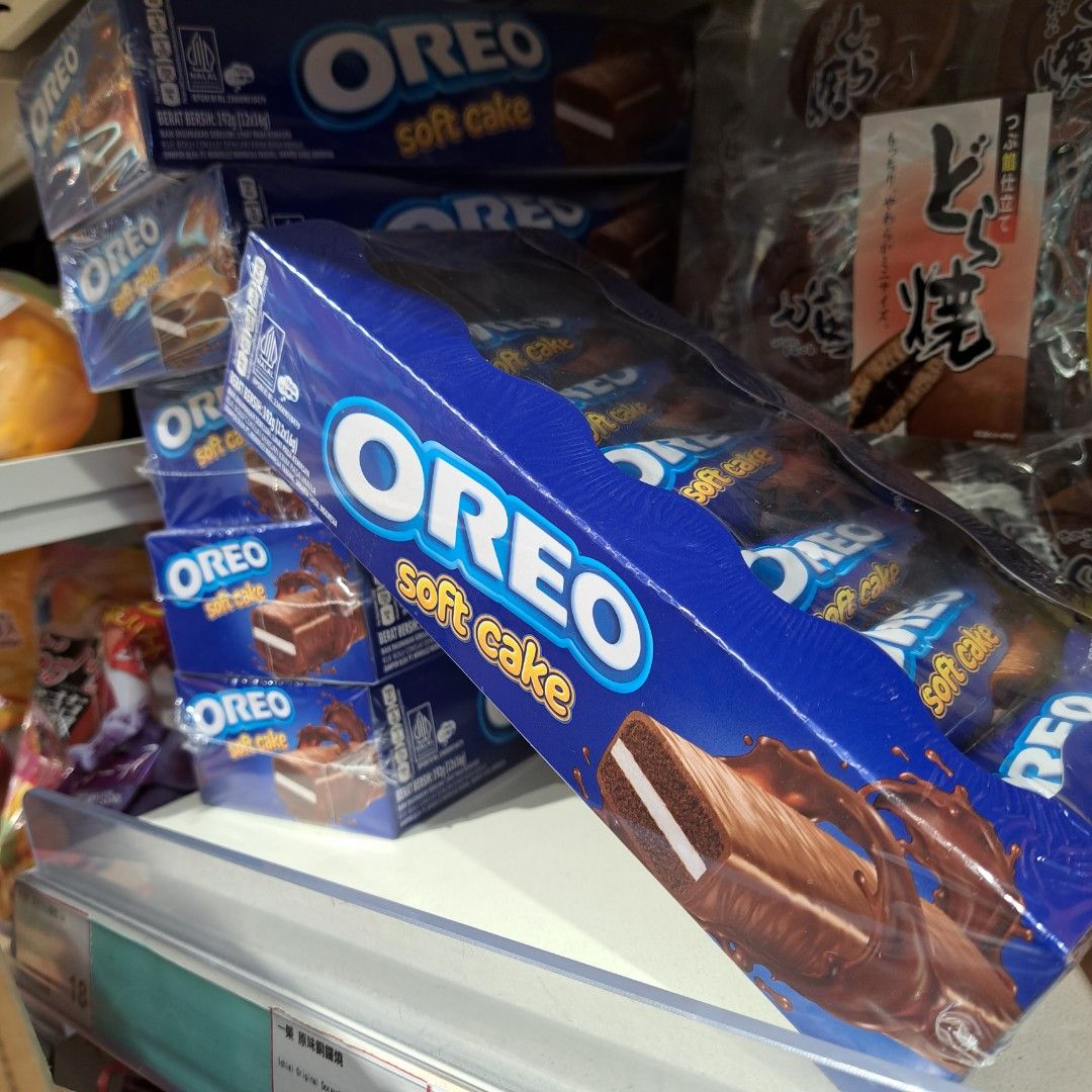 Oreo blue white double original flavoured super soft cake choco coated ...