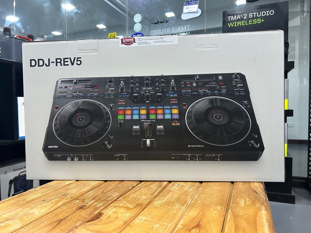 Pioneer DDJ REV5, Audio, Other Audio Equipment on Carousell