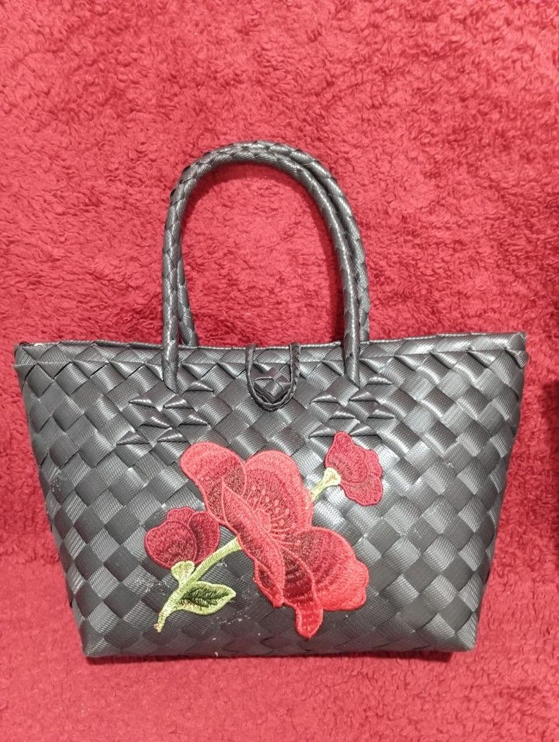 Plastic Bayong Bag, Women's Fashion, Bags & Wallets, Beach Bags on ...