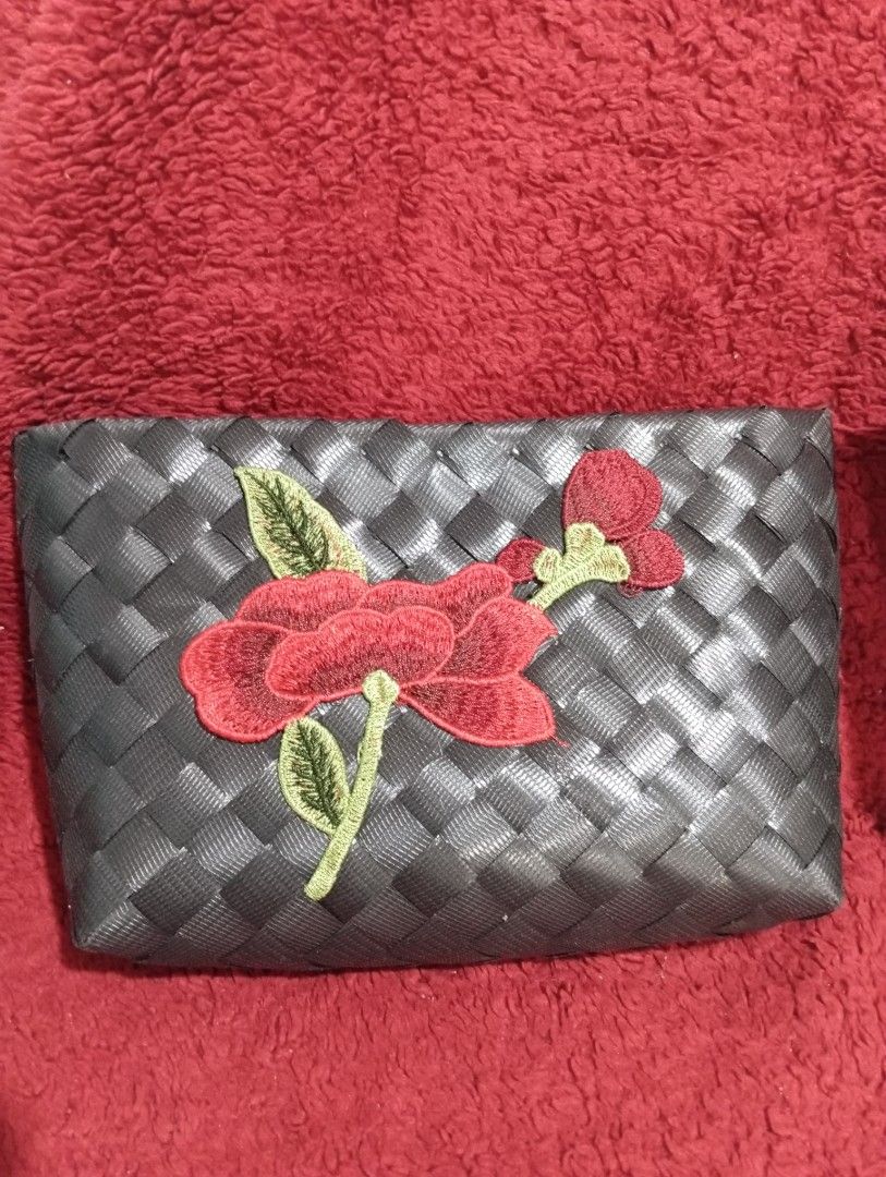 Plastic Bayong Bag, Women's Fashion, Bags & Wallets, Beach Bags on ...