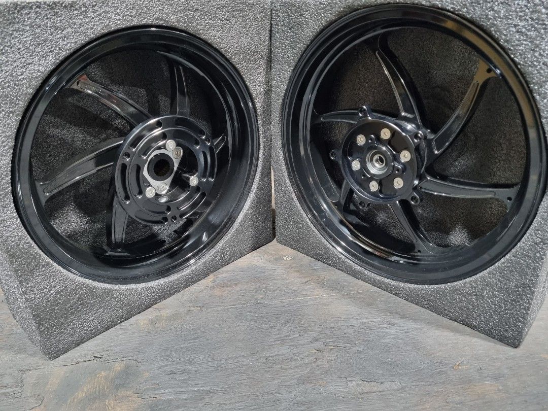[PROMO] XMAX 300 Alloy Black Rims, Motorcycles, Motorcycle Accessories ...