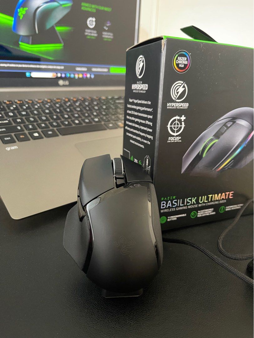 Razer Basilisk Ultimate Wireless Gaming Mouse with Charging Dock ...