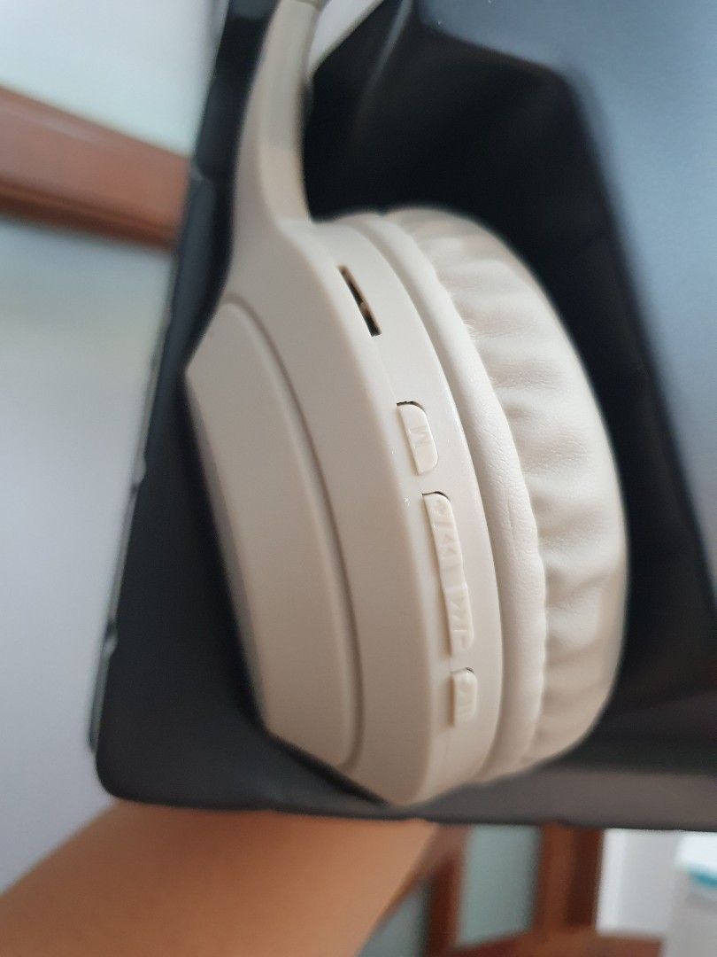 Rockspace Wireless Headphones 02, Audio, Headphones & Headsets on Carousell