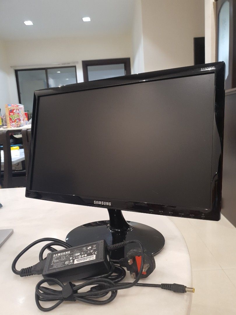Samsung 19" Monitor - S19D300, Computers & Tech, Parts & Accessories ...