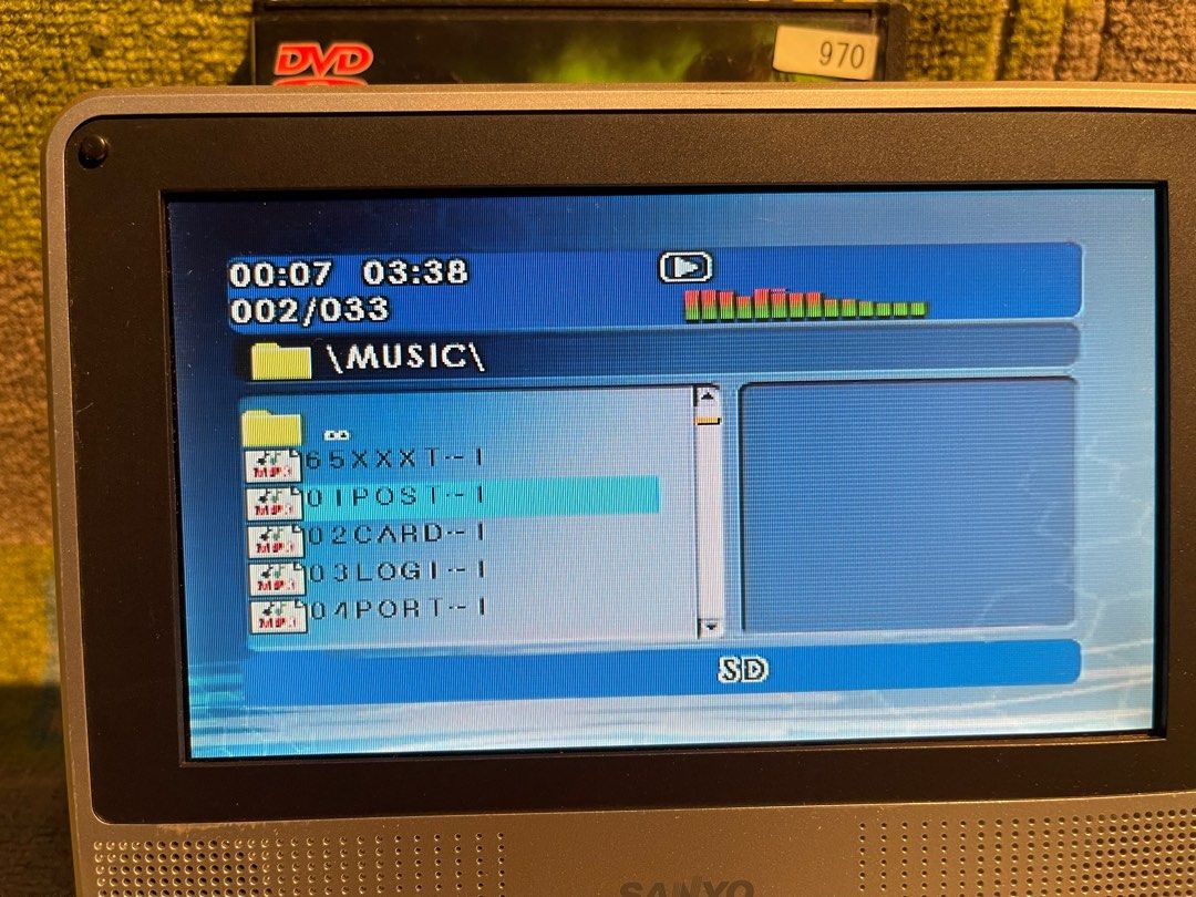 Sanyo portable dvd cd mp3 with sd card slot AV input output 220v rechargeable from Japan ...