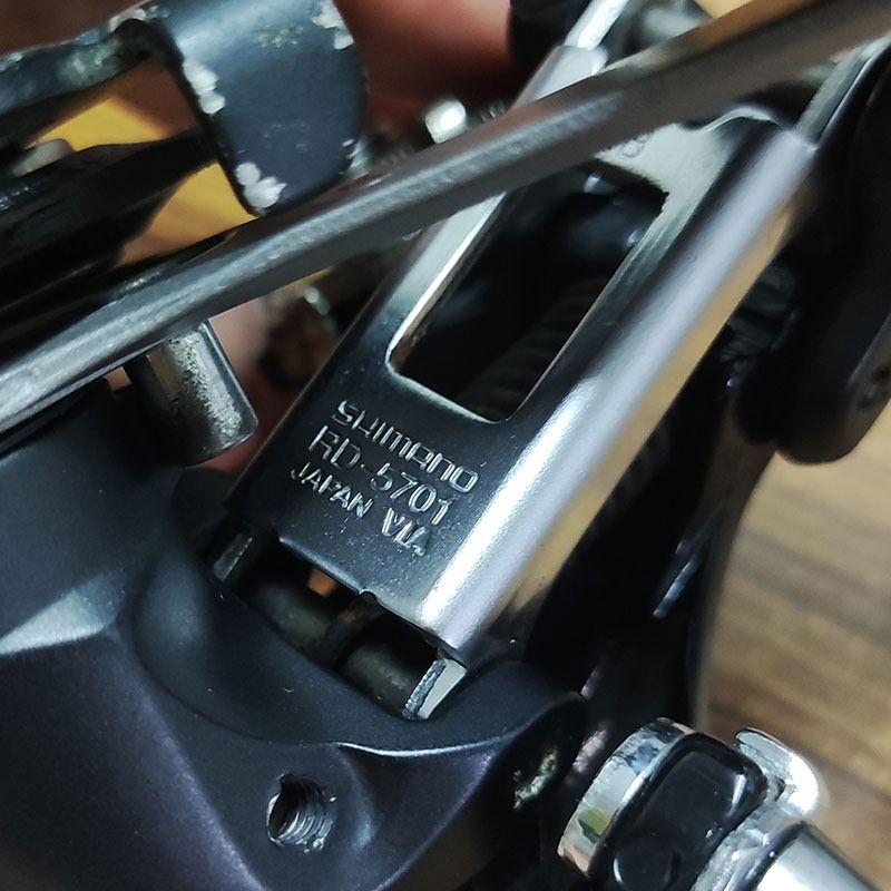 Shimano 105 5700 Rear Derailleur RD-5701 for 10 speed, Sports Equipment ...