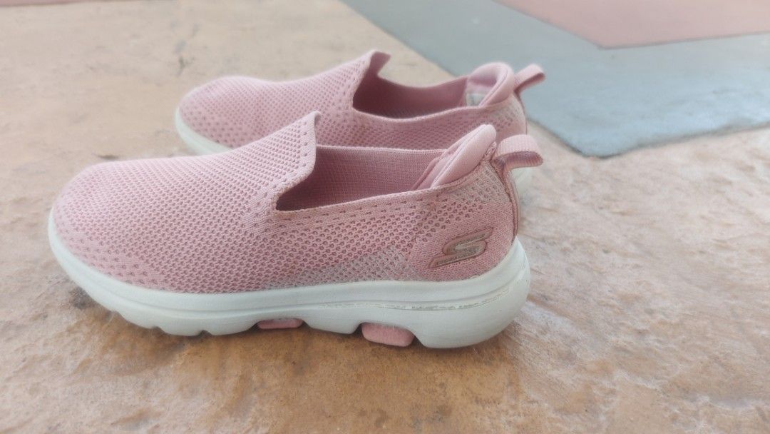 Skechers slip on, Babies & Kids, Babies & Kids Fashion on Carousell