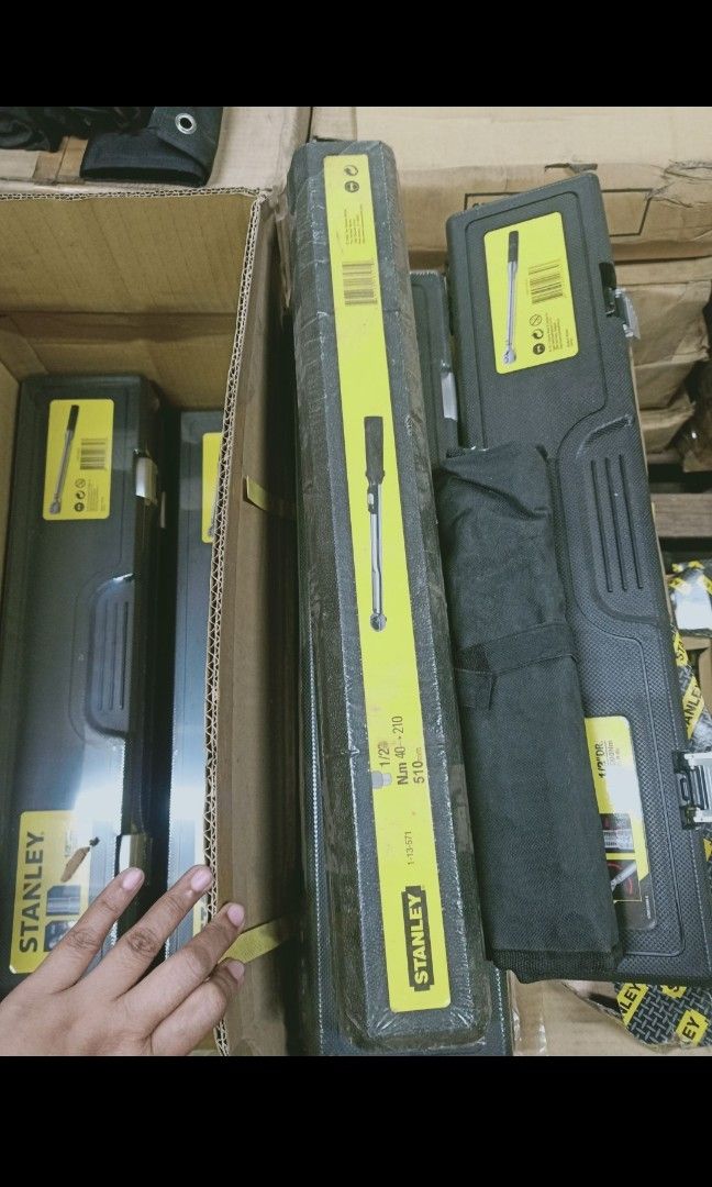 STANLEY TORQUE WRENCH 1/2 DRIVE CLICK.TYPE #73-590 30 -150 FT (40-200NM ...