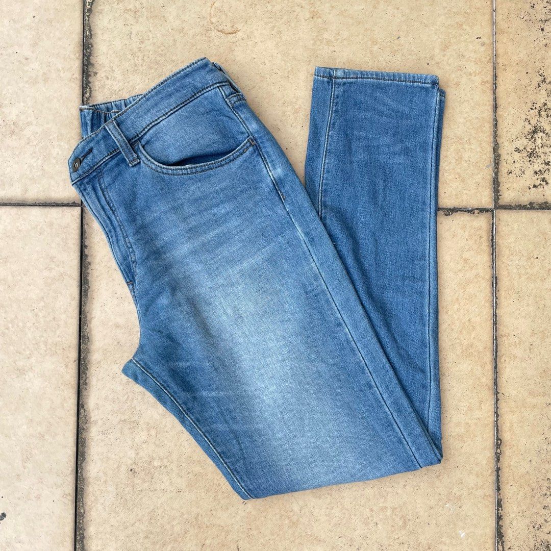 Uniqlo Ezy Smart Jeans, Men's Fashion, Bottoms, Jeans on Carousell
