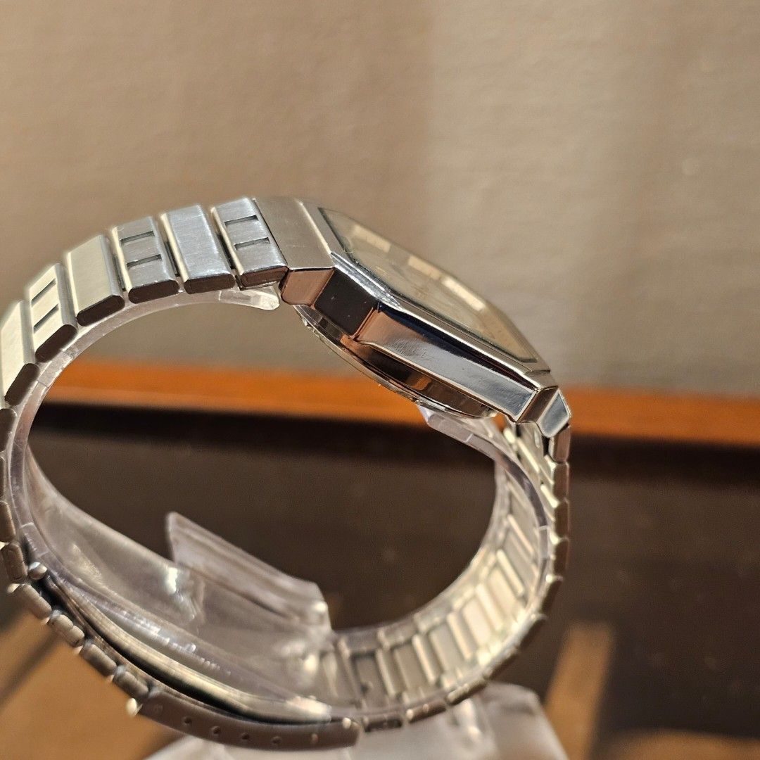 Vintage Seiko 5 | Tank type, Men's Fashion, Watches & Accessories ...