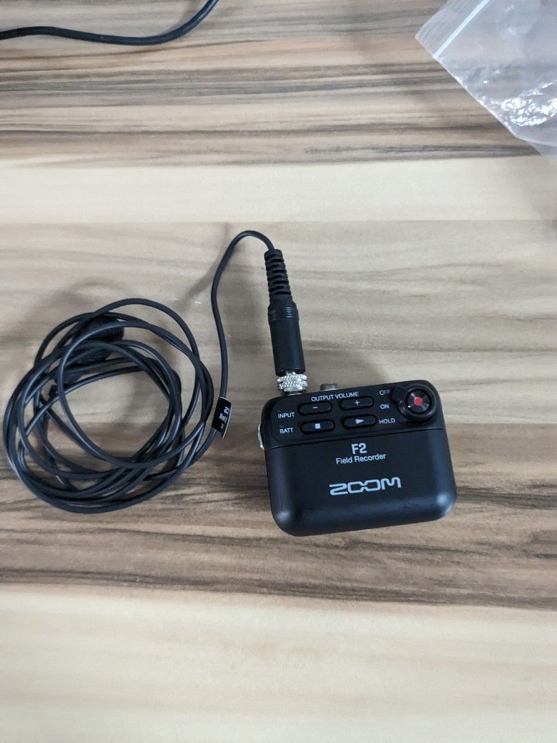 Zoom f2 32bit float recorder, Audio, Microphones on Carousell