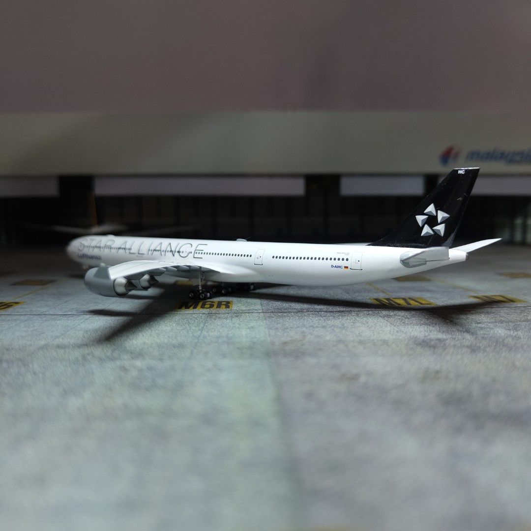 1:400 Phoenix Lufthansa Star Alliance Airbus A340-600, Hobbies & Toys ...