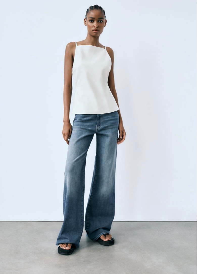 Backless White Top Extra Small, Women's Fashion, Tops, Blouses on Carousell