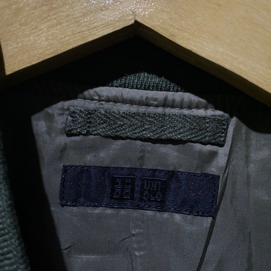 Bomber Jaket Uniqlo Ijo Army, Fesyen Pria, Pakaian , Baju Luaran di ...