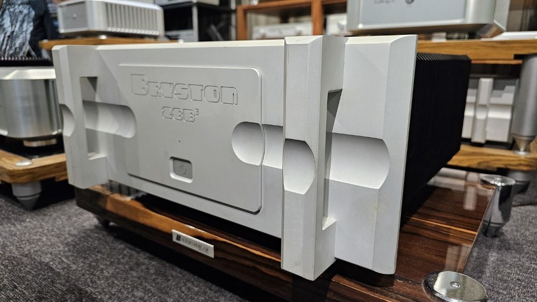 Bryston 28B3 monoblock Amplifier, Audio, Soundbars, Speakers ...