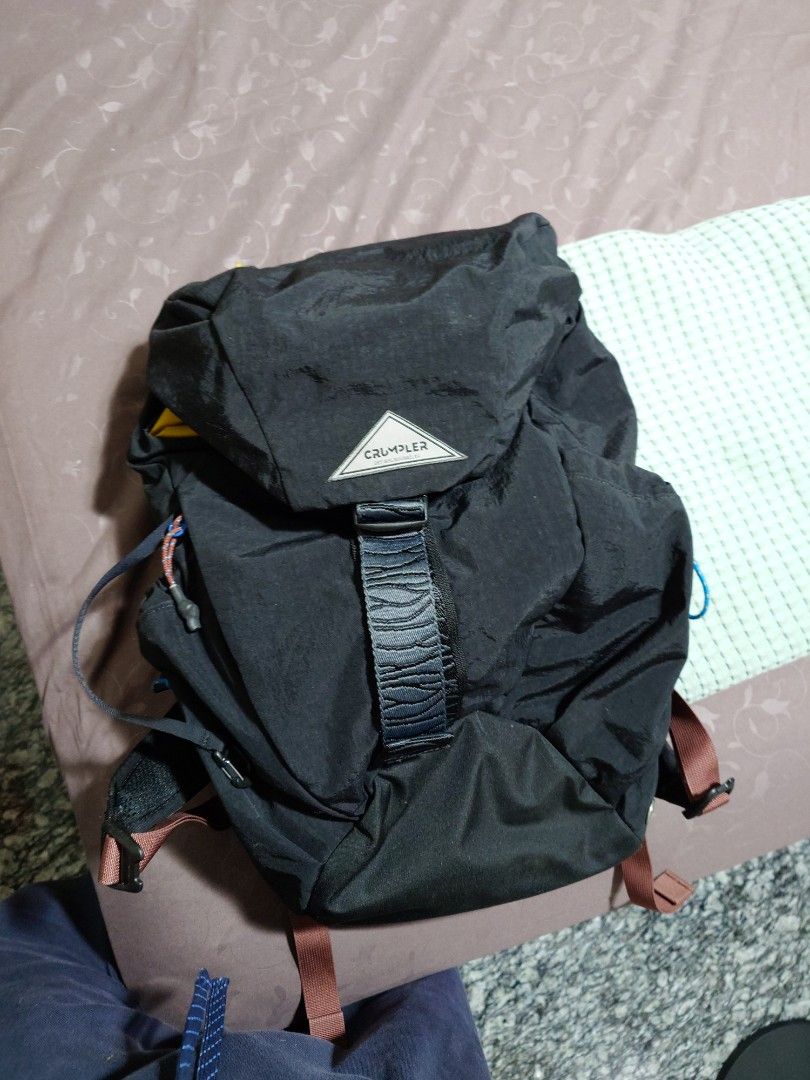 Crumpler beaten track 20L backpack, Men's Fashion, Bags, Backpacks on ...