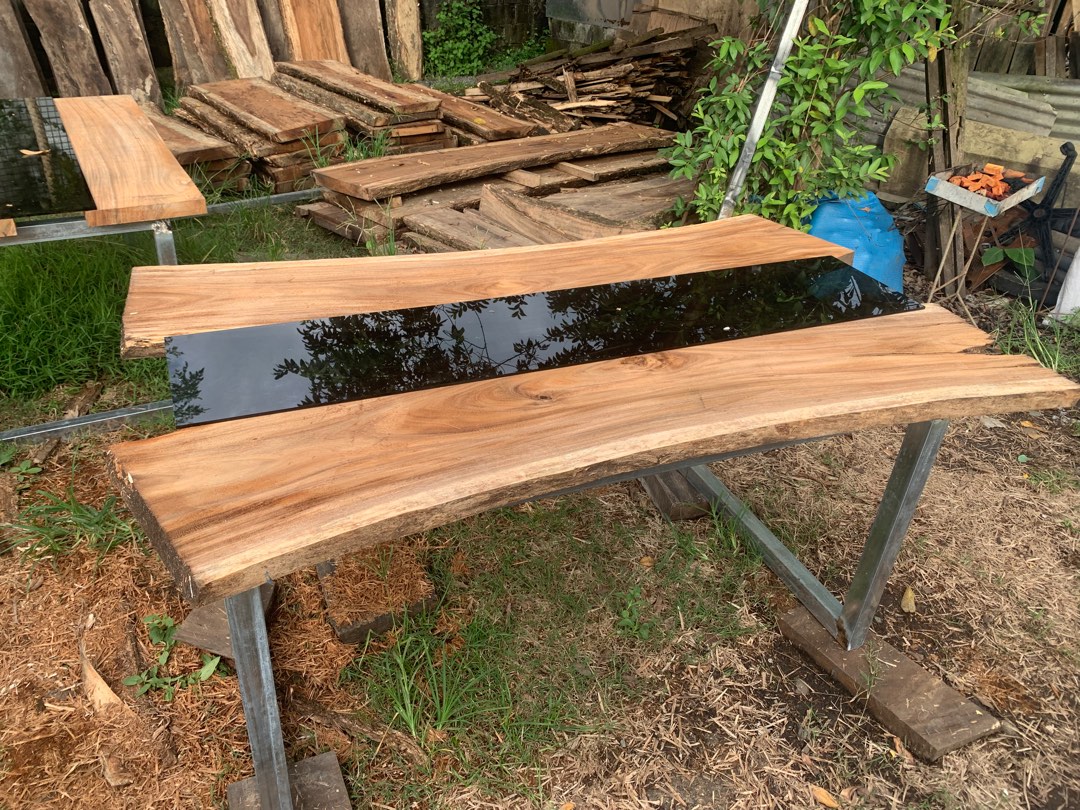 Dining Table Live Edge Acacia Center Glass 5x3ft 6 seaters, Furniture ...
