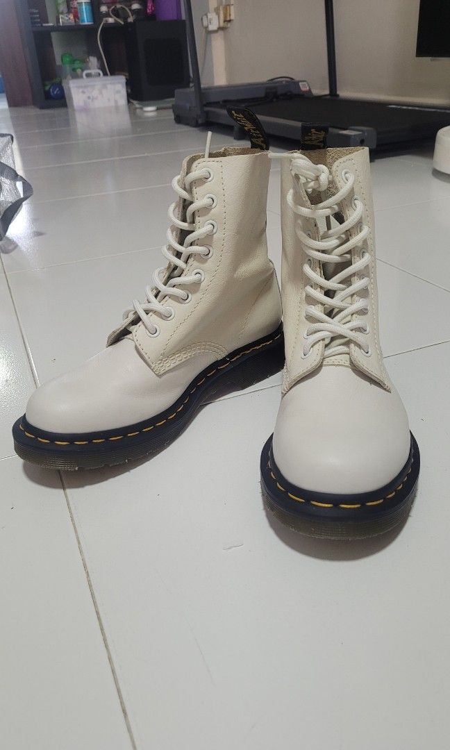 Dr Martens 1460 Pascal, Women's Fashion, Footwear, Boots on Carousell
