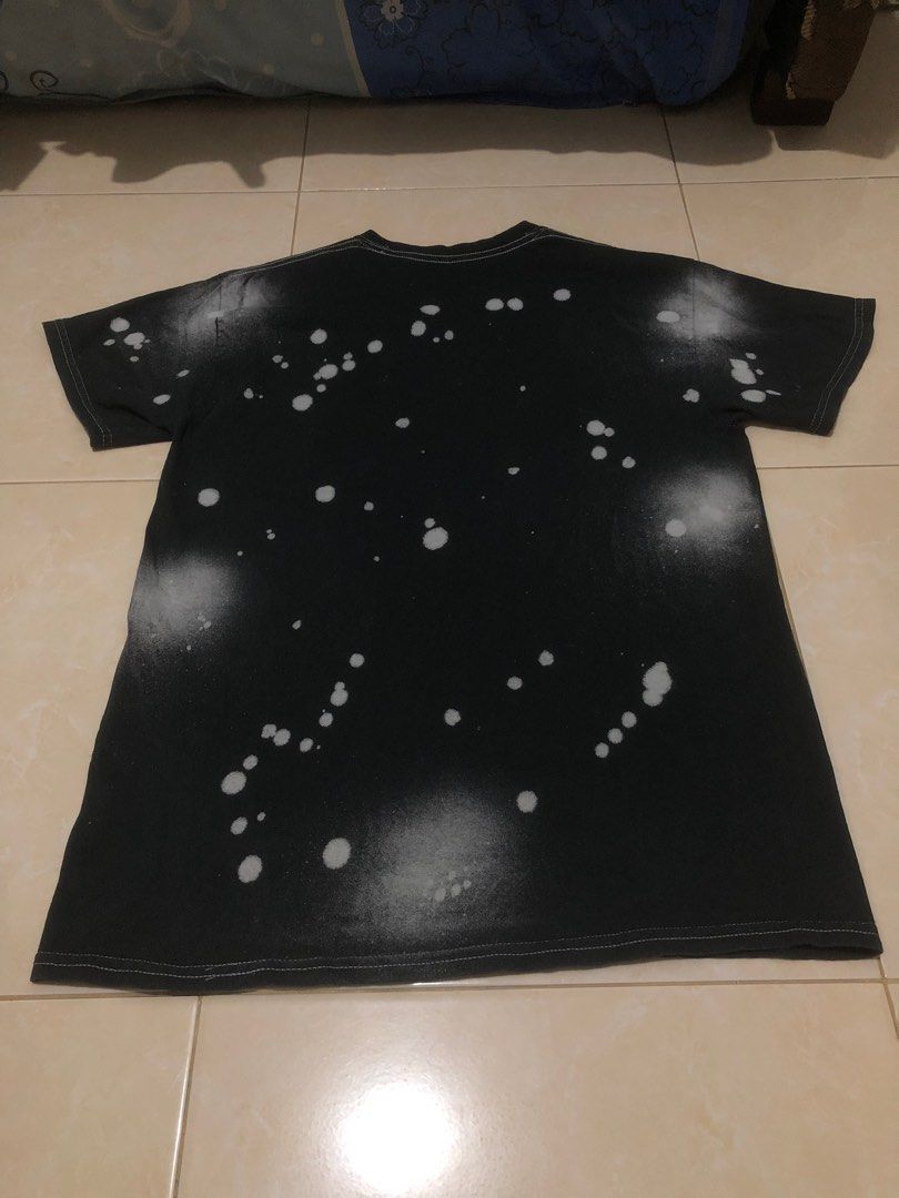 Friends Kaos hitam motif TV Series Friends bergambar, Fesyen Pria ...