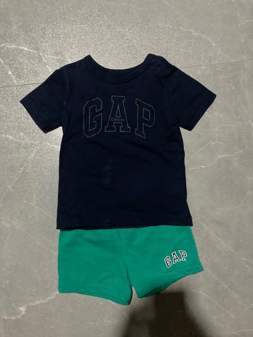 Gap set 2y, Babies & Kids, Babies & Kids Fashion on Carousell