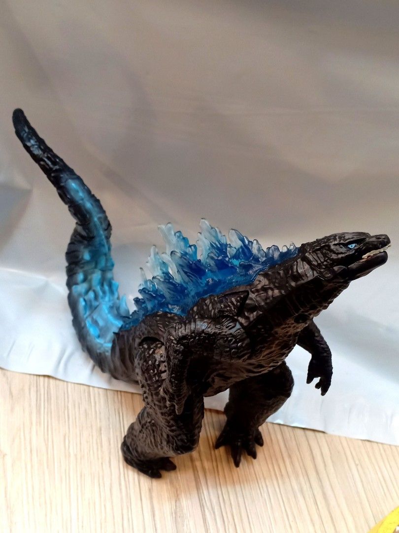 Godzilla vs Kong Deluxe Battle Roar Godzilla with Sound, Hobbies & Toys ... Godzilla vs Kong Deluxe Battle Roar Godzilla with Sound, Hobbies & Toys ...