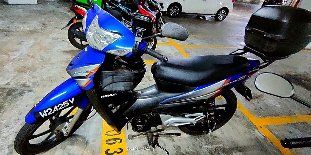 HONDA WAVE 100R, Motorbikes on Carousell