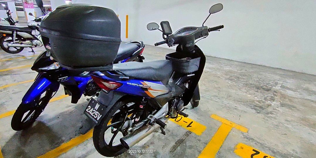 HONDA WAVE 100R, Motorbikes on Carousell