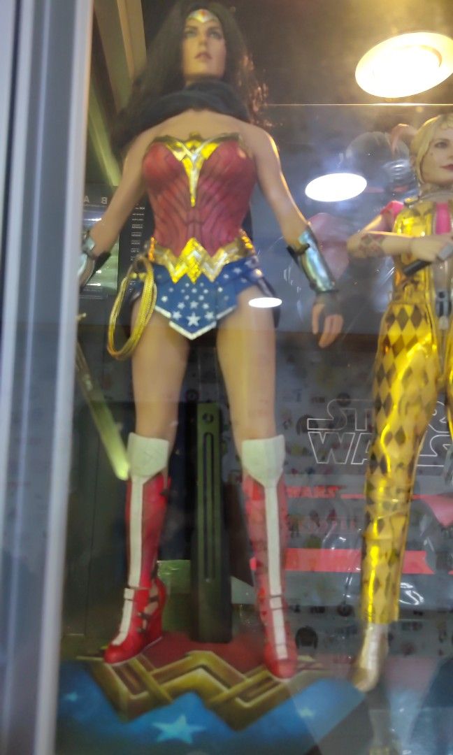 Hot Toys - MMS506 - Justice League - 1/6th scale Wonder Woman (Comic Concept Version ...